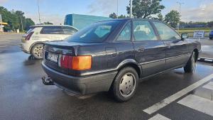 Blue Audi 80 1990 in Panevezys, with an engine capacity of 1.80 L and mileage of 324 thousand km for 2800 €, photo 4 on AUTOMOTO.COM.LV