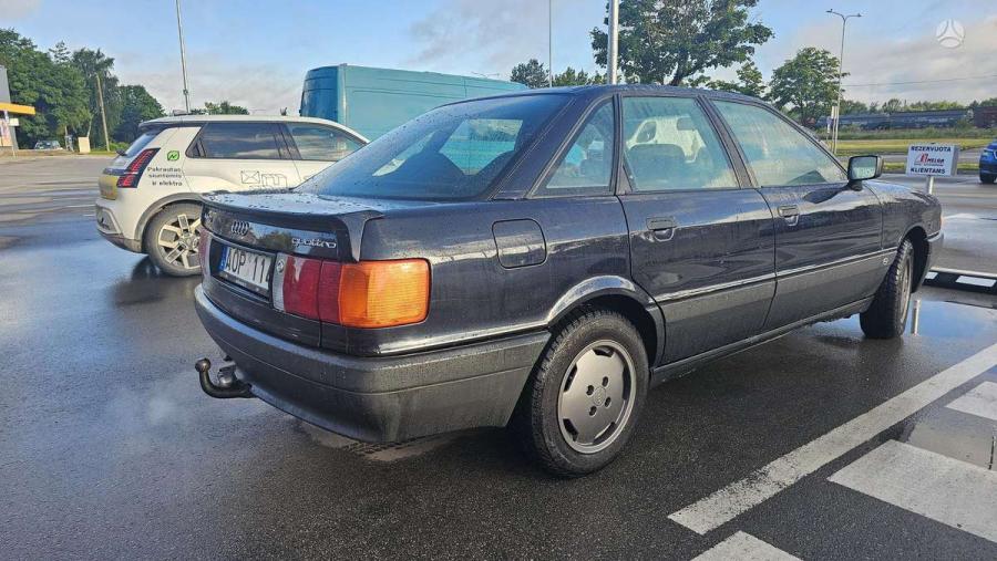 Blue Audi 80 1990 in Panevezys, with an engine capacity of 1.80 L and mileage of 324 thousand km for 2800 €, photo 4 on AUTOMOTO.COM.LV
