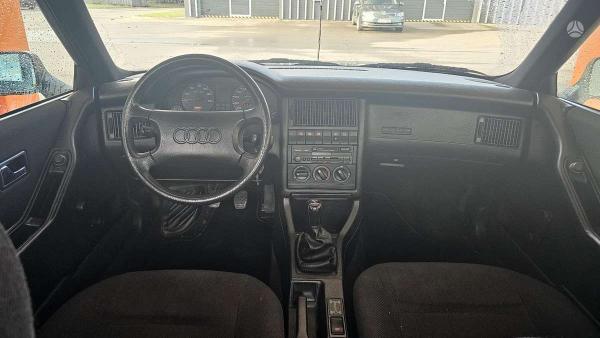Blue Audi 80 1990 in Panevezys, with an engine capacity of 1.80 L and mileage of 324 thousand km for 2800 €, photo 5 on AUTOMOTO.COM.LV