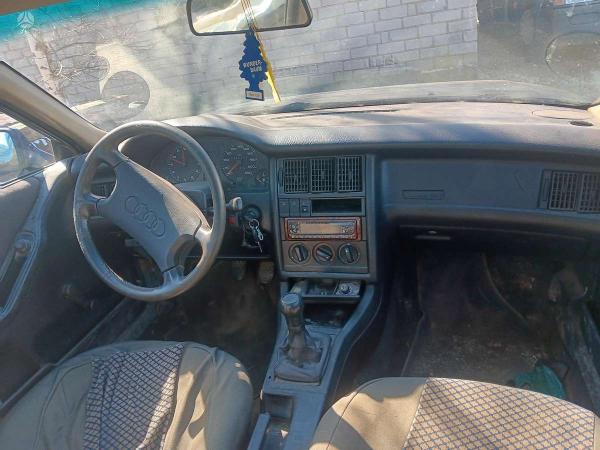 Zils Audi 80 1990 Druskininkai, ar dzinēja tilpumu 1.60 L un nobraukumu 233 tūkst. km par 300 €, foto 4 vietnē AUTOMOTO.COM.LV