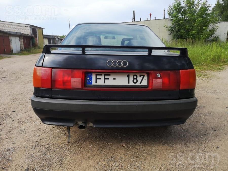 Blue Audi 80 1991 in Daugavpils, with an engine capacity of 1.80 L and mileage of 228 thousand km for 950 €, photo 6 on AUTOMOTO.COM.LV