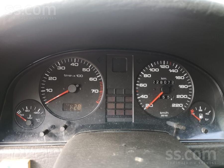 Blue Audi 80 1991 in Daugavpils, with an engine capacity of 1.80 L and mileage of 228 thousand km for 950 €, photo 15 on AUTOMOTO.COM.LV