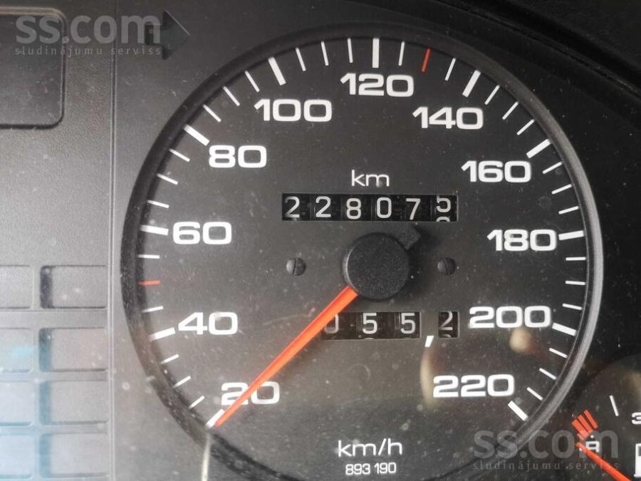 Blue Audi 80 1991 in Daugavpils, with an engine capacity of 1.80 L and mileage of 228 thousand km for 950 €, photo 16 on AUTOMOTO.COM.LV