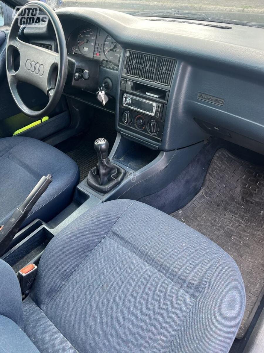 Blue Audi 80 1991 in Marijampole, with an engine capacity of 1.80 L and mileage of 295 thousand km for 1500 €, photo 14 on AUTOMOTO.COM.LV