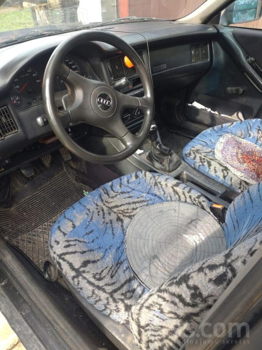 Blue Audi 80 1992 in Daugavpils, with an engine capacity of 2.00 L and mileage of 396 thousand km for 650 €, photo 3 on AUTOMOTO.COM.LV