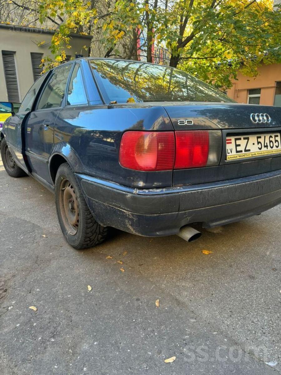 Blue Audi 80 1993 in Riga, with an engine capacity of 1.60 L and mileage of 289 thousand km for 600 €, photo 3 on AUTOMOTO.COM.LV
