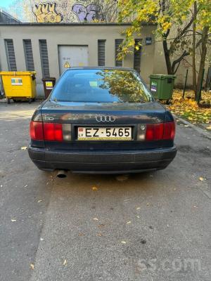 Blue Audi 80 1993 in Riga, with an engine capacity of 1.60 L and mileage of 289 thousand km for 600 €, photo 4 on AUTOMOTO.COM.LV