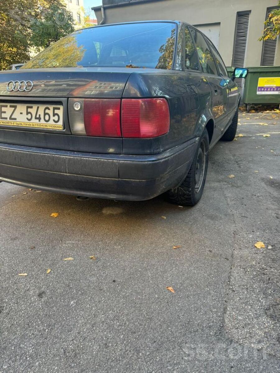 Blue Audi 80 1993 in Riga, with an engine capacity of 1.60 L and mileage of 289 thousand km for 600 €, photo 9 on AUTOMOTO.COM.LV