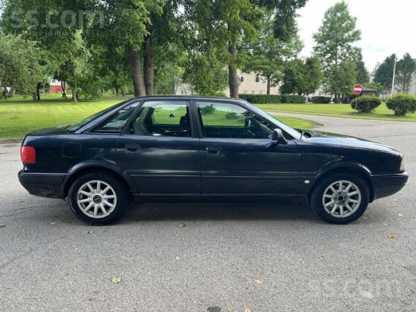 Zils Audi 80 1994 Rēzekne, ar dzinēja tilpumu 2.00 L un nobraukumu 331 tūkst. km par 950 €, foto 5 vietnē AUTOMOTO.COM.LV
