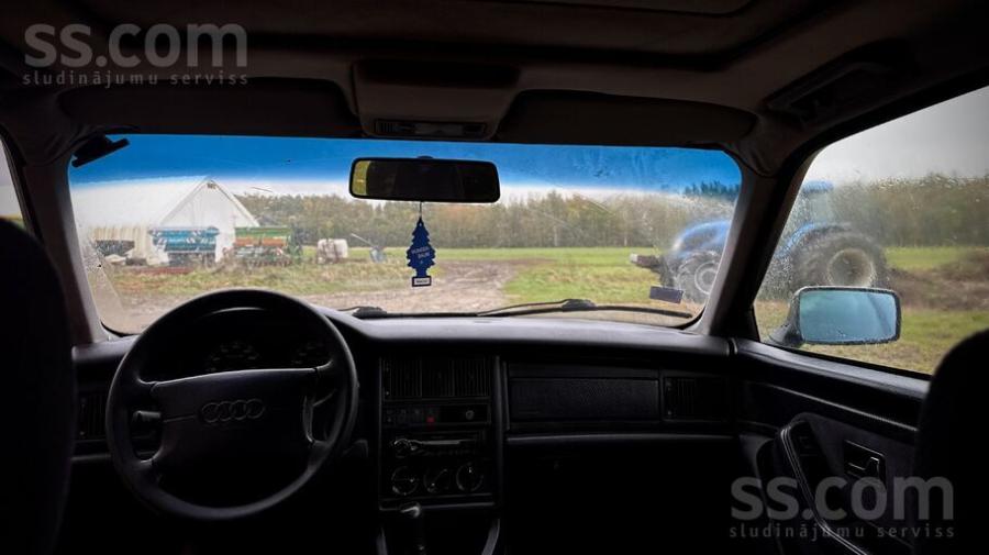 Blue Audi 80 1994 in Bauska, with an engine capacity of 2.00 L and mileage of 235 thousand km for 1400 €, photo 9 on AUTOMOTO.COM.LV