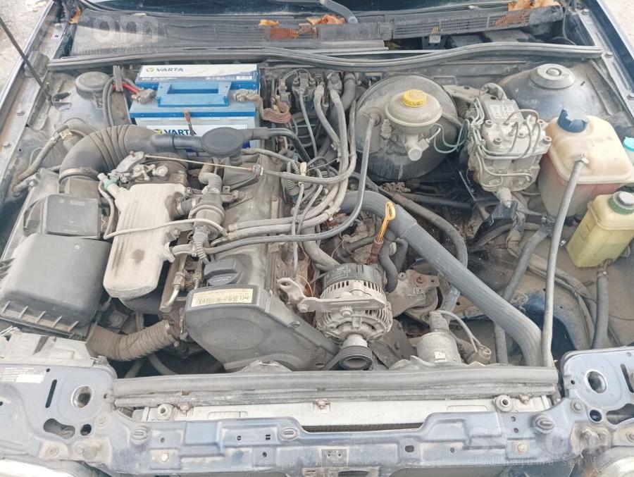 Blue Audi 80 1994 in Jelgava, with an engine capacity of 2.00 L and mileage of 397 thousand km for 650 €, photo 3 on AUTOMOTO.COM.LV