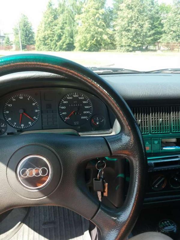 Blue Audi 80 1994 in Kaunas, with an engine capacity of 0.00 L and mileage of 290 thousand km for 1350 €, photo 5 on AUTOMOTO.COM.LV