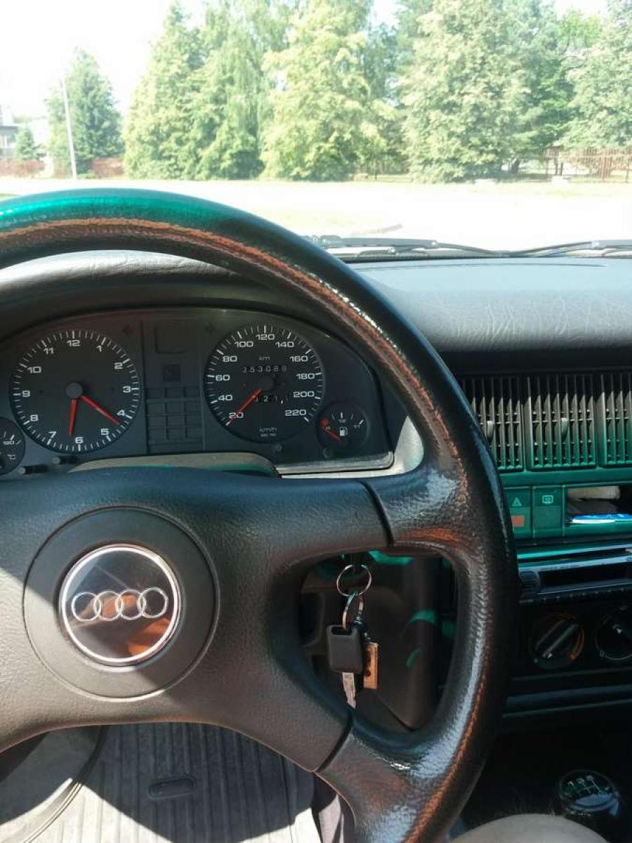 Blue Audi 80 1994 in Kaunas, with an engine capacity of 0.00 L and mileage of 290 thousand km for 1350 €, photo 6 on AUTOMOTO.COM.LV