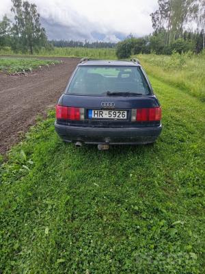 Zils Audi 80 1995 Valmiera, ar dzinēja tilpumu 2.00 L un nobraukumu 377 tūkst. km par 300 €, foto 4 vietnē AUTOMOTO.COM.LV