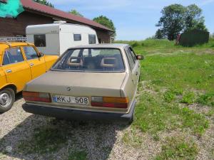 Brown Audi 80 1984 in Vilnius, with an engine capacity of 1.58 L and mileage of 310 thousand km for 1100 €, photo  on AUTOMOTO.COM.LV