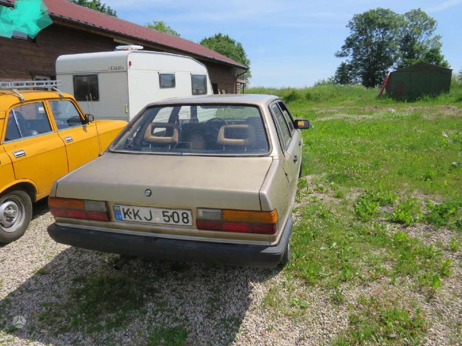 Brown Audi 80 1984 in Vilnius, with an engine capacity of 1.58 L and mileage of 310 thousand km for 1100 €, photo 1 on AUTOMOTO.COM.LV