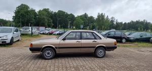 Brown Audi 80 1985 in Valmiera, with an engine capacity of 1.60 L and mileage of 314 thousand km for 1000 €, photo 6 on AUTOMOTO.COM.LV