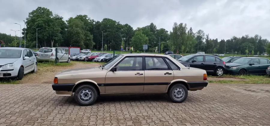 Brown Audi 80 1985 in Valmiera, with an engine capacity of 1.60 L and mileage of 314 thousand km for 1000 €, photo 6 on AUTOMOTO.COM.LV