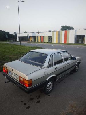 Brūns Audi 80 1986 Kauņa, ar dzinēja tilpumu 1.76 L un nobraukumu 356 tūkst. km par 950 €, foto 4 vietnē AUTOMOTO.COM.LV