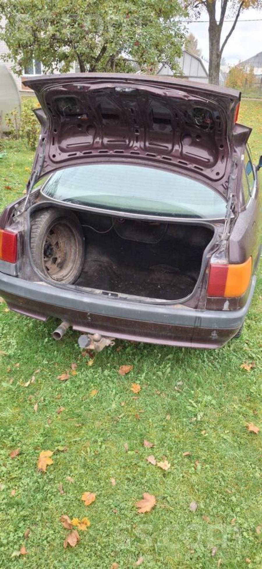 Brown Audi 80 1991 in Riga, with an engine capacity of 1.80 L and mileage of 375 thousand km for 400 €, photo 10 on AUTOMOTO.COM.LV