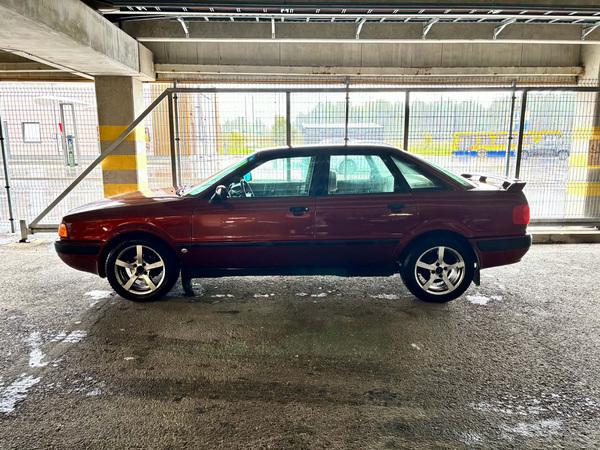 Audi 80 1992 in Tallinn on AUTOMOTO.COM.LV Brown Audi 80 1992 in Tallinn, with an engine capacity of 0.00 L and mileage of 318 thousand km for 1200 €, photo 8 on AUTOMOTO.COM.LV
