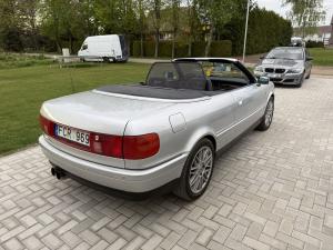 Audi 80 1993 in Panevezys, with an engine capacity of 2.00 L and mileage of 189 thousand km for 4000 €, photo 3 on AUTOMOTO.COM.LV