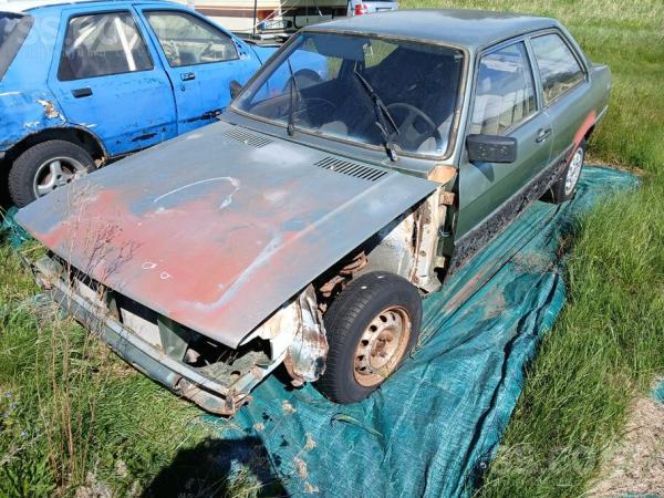 Zaļš Audi 80 1983 Rīga, ar dzinēja tilpumu 1.40 L un nobraukumu 123 tūkst. km par 420 €, foto 3 vietnē AUTOMOTO.COM.LV