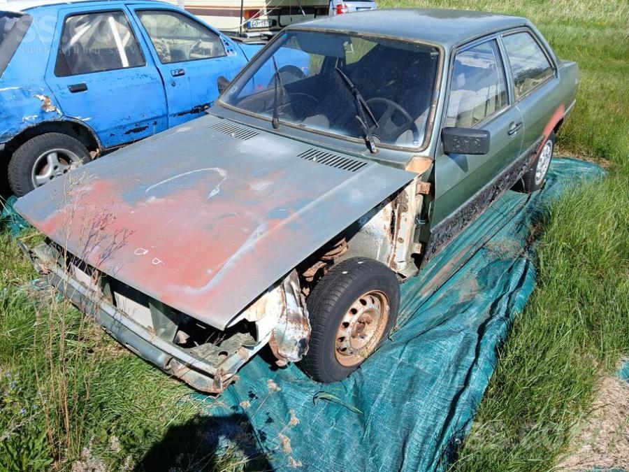 Zaļš Audi 80 1983 Rīga, ar dzinēja tilpumu 1.40 L un nobraukumu 123 tūkst. km par 420 €, foto 4 vietnē AUTOMOTO.COM.LV