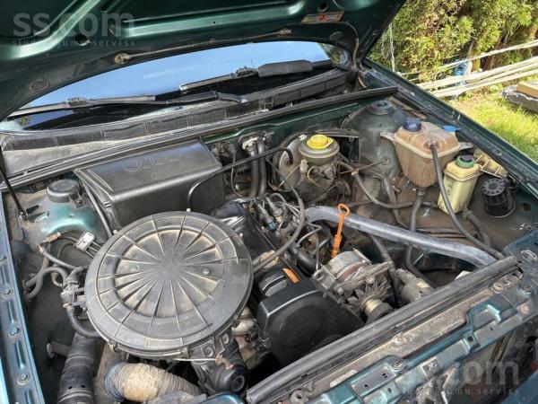 Green Audi 80 1991 in Jelgava, with an engine capacity of 2.00 L and mileage of 437 thousand km for 500 €, photo 5 on AUTOMOTO.COM.LV