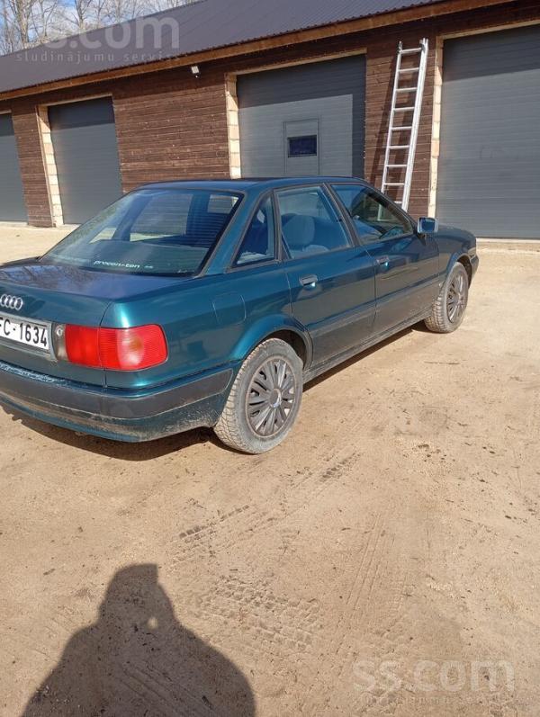 Zaļš Audi 80 1992 Madona, ar dzinēja tilpumu 2.00 L un nobraukumu 308 tūkst. km par 800 €, foto 3 vietnē AUTOMOTO.COM.LV