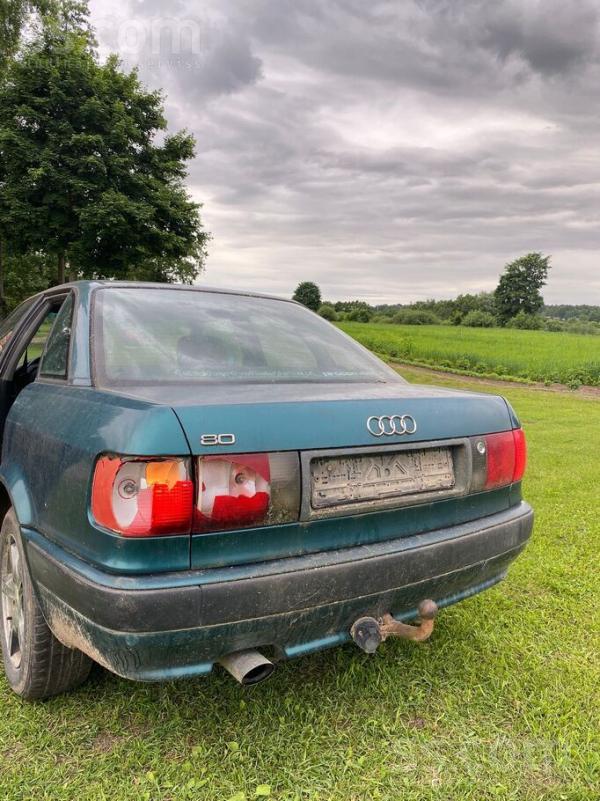 Green Audi 80 1992 in Rezekne, with an engine capacity of 2.00 L and mileage of 303 thousand km for 400 €, photo 3 on AUTOMOTO.COM.LV