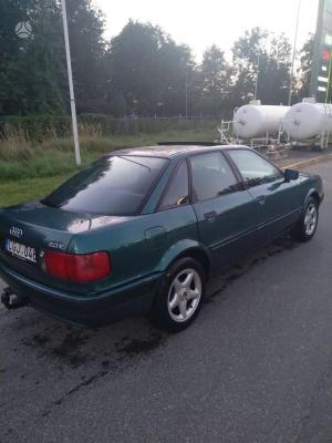 Zaļš Audi 80 1992 Viļņa, ar dzinēja tilpumu 1.98 L un nobraukumu 281 tūkst. km par 750 €, foto 4 vietnē AUTOMOTO.COM.LV