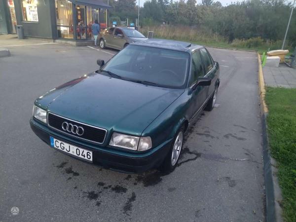 Audi 80 1992 in Vilnius on AUTOMOTO.COM.LV Green Audi 80 1992 in Vilnius, with an engine capacity of 1.98 L and mileage of 281 thousand km for 750 €, photo 7 on AUTOMOTO.COM.LV