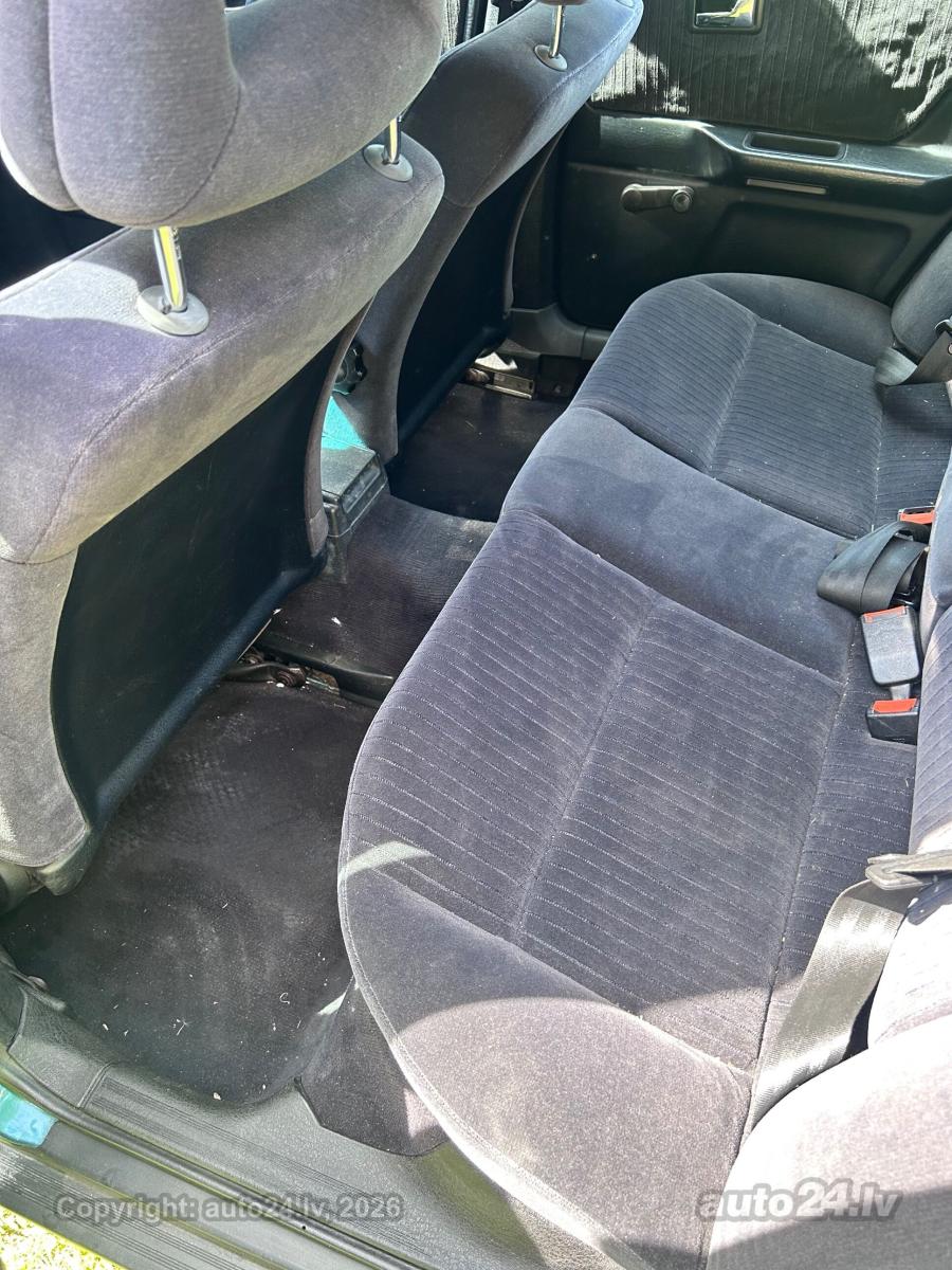 Green Audi 80 1993 in Tallinn, with an engine capacity of 2.30 L and mileage of 293 thousand km for 3500 €, photo 8 on AUTOMOTO.COM.LV