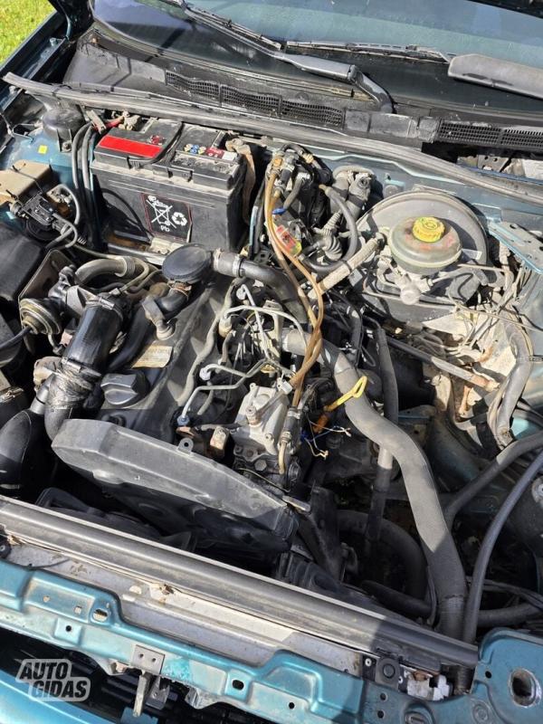 Green Audi 80 1993 in Raseiniai, with an engine capacity of 1.90 L and mileage of 474 thousand km for 650 €, photo 8 on AUTOMOTO.COM.LV