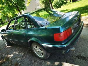 Zaļš Audi 80 1993 Kauņa, ar dzinēja tilpumu 2.00 L un nobraukumu 299 tūkst. km par 666 €, foto  vietnē AUTOMOTO.COM.LV