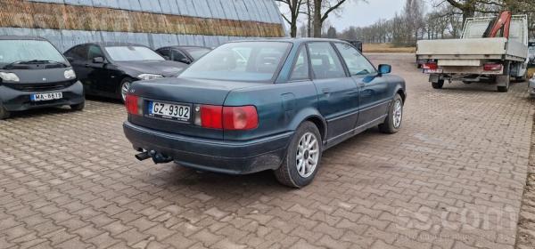 Green Audi 80 1994 in Valmiera, with an engine capacity of 2.00 L and mileage of 179 thousand km for 900 €, photo 3 on AUTOMOTO.COM.LV