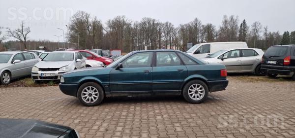 Green Audi 80 1994 in Valmiera, with an engine capacity of 2.00 L and mileage of 179 thousand km for 900 €, photo 5 on AUTOMOTO.COM.LV