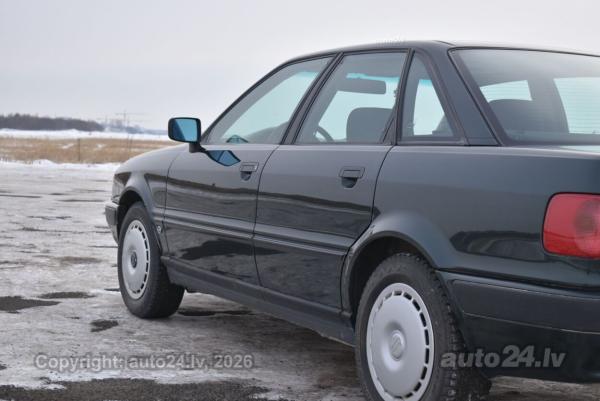 Zaļš Audi 80 1994 Tallina, ar dzinēja tilpumu 2.00 L un nobraukumu 266 tūkst. km par 2250 €, foto 3 vietnē AUTOMOTO.COM.LV