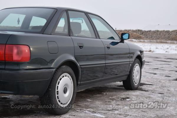 Zaļš Audi 80 1994 Tallina, ar dzinēja tilpumu 2.00 L un nobraukumu 266 tūkst. km par 2250 €, foto 4 vietnē AUTOMOTO.COM.LV