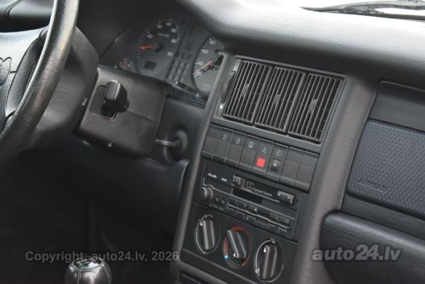 Zaļš Audi 80 1994 Tallina, ar dzinēja tilpumu 2.00 L un nobraukumu 266 tūkst. km par 2250 €, foto 6 vietnē AUTOMOTO.COM.LV
