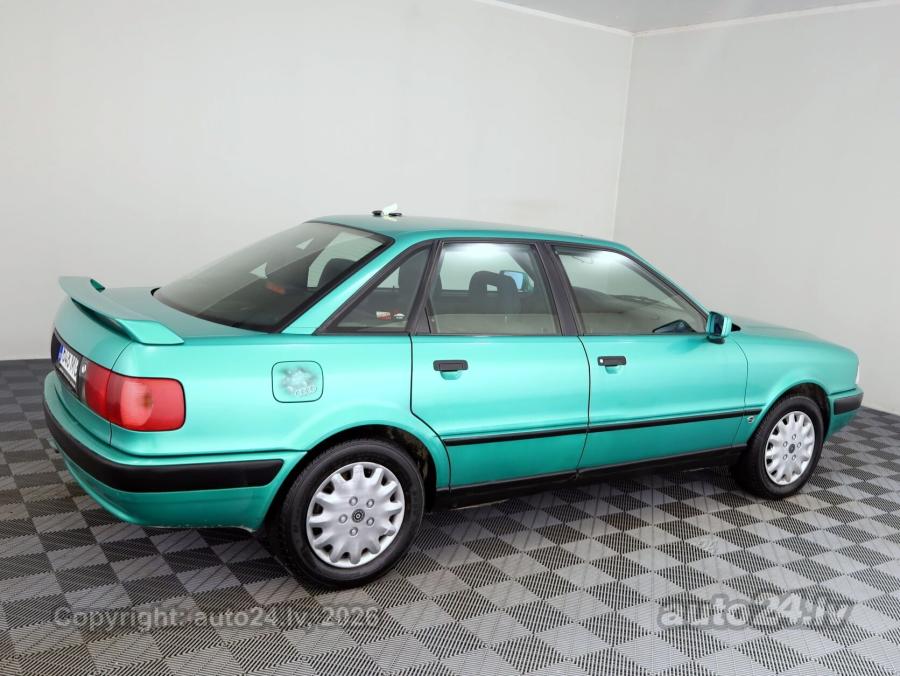 Green Audi 80 1994 in Tallinn, with an engine capacity of 2.00 L and mileage of 176 thousand km for 1199 €, photo 4 on AUTOMOTO.COM.LV