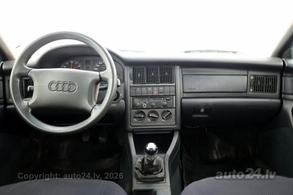 Green Audi 80 1994 in Tallinn, with an engine capacity of 2.00 L and mileage of 176 thousand km for 1199 €, photo 5 on AUTOMOTO.COM.LV