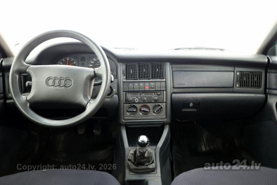 Green Audi 80 1994 in Tallinn, with an engine capacity of 2.00 L and mileage of 176 thousand km for 1199 €, photo 6 on AUTOMOTO.COM.LV
