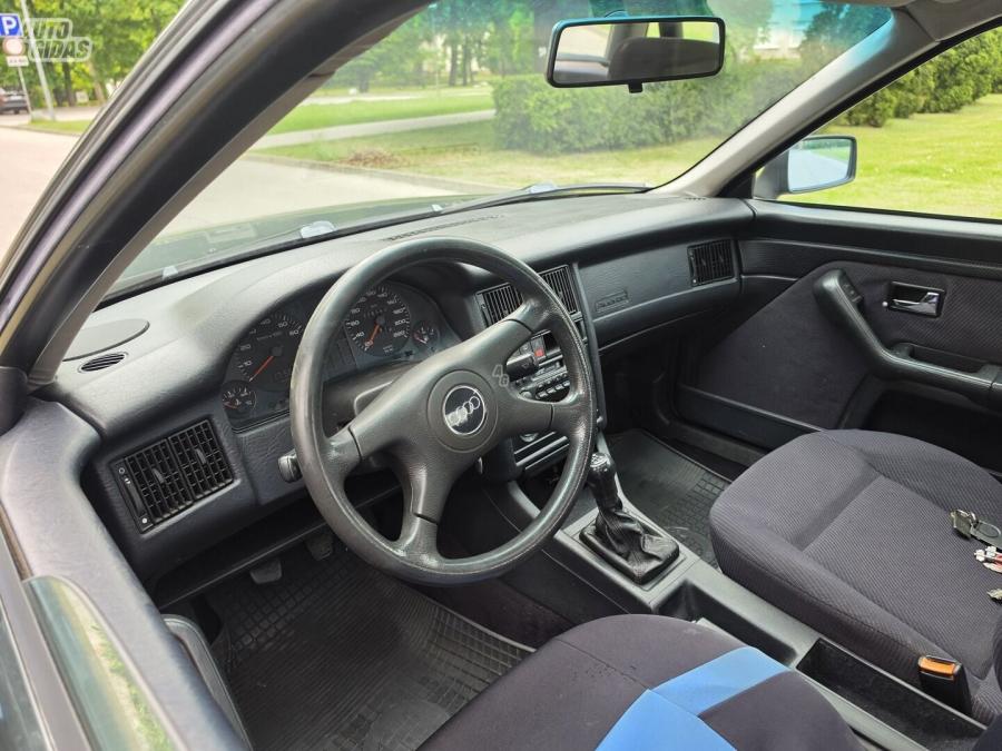Green Audi 80 1994 in Jurbarkas, with an engine capacity of 2.00 L and mileage of 275 thousand km for 900 €, photo 10 on AUTOMOTO.COM.LV