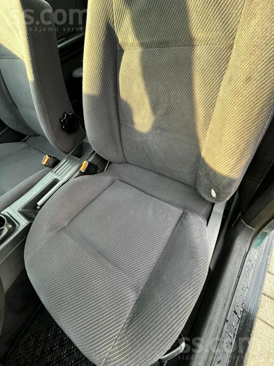 Zaļš Audi 80 1994 Valmiera, ar dzinēja tilpumu 2.00 L un nobraukumu 0 tūkst. km par 950 €, foto 4 vietnē AUTOMOTO.COM.LV