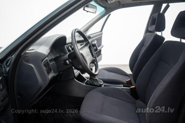 Zaļš Audi 80 1994 Tallina, ar dzinēja tilpumu 2.00 L un nobraukumu 163 tūkst. km par 3999 €, foto 7 vietnē AUTOMOTO.COM.LV