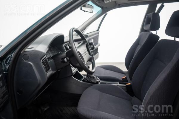 Zaļš Audi 80 1994 Tallina, ar dzinēja tilpumu 2.00 L un nobraukumu 163 tūkst. km par 3999 €, foto 7 vietnē AUTOMOTO.COM.LV