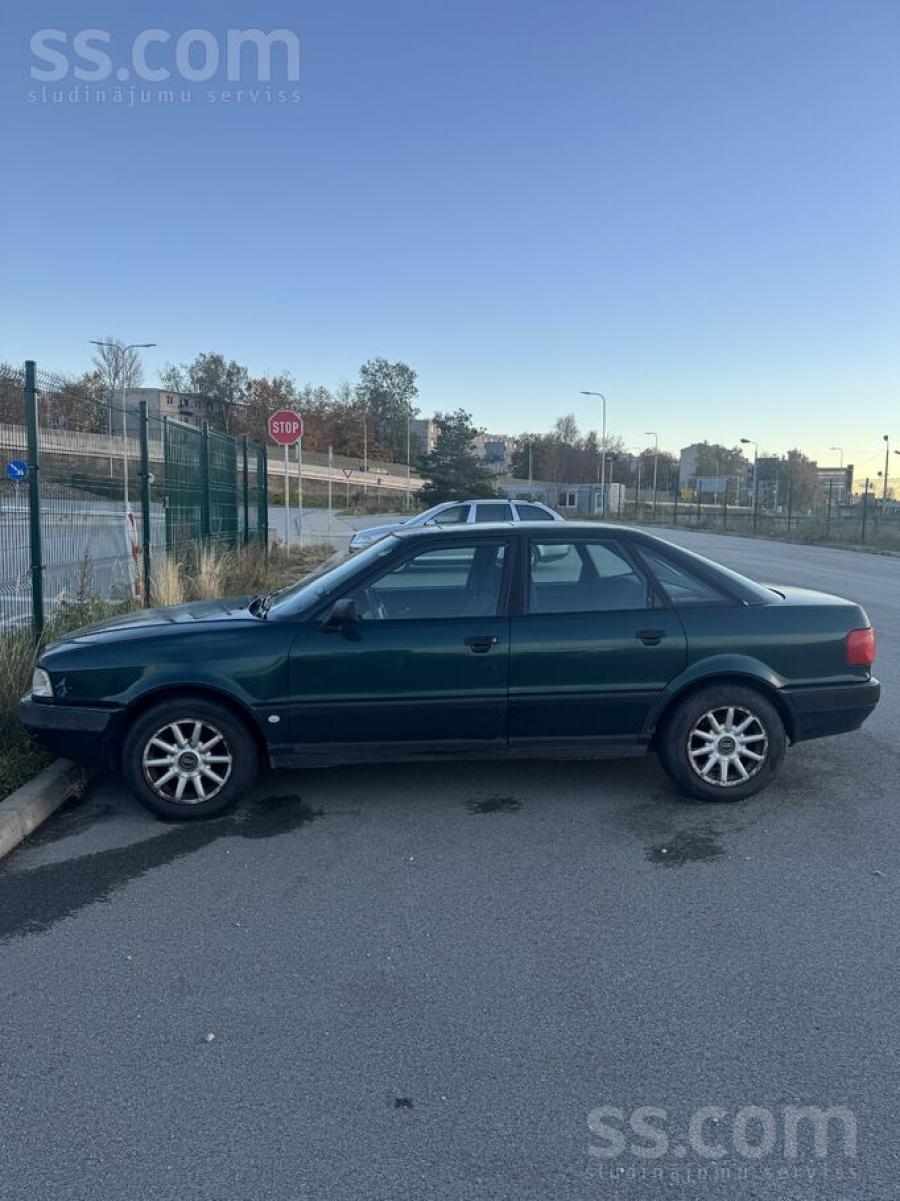 Green Audi 80 1994 in Riga, with an engine capacity of 1.80 L and mileage of 244 thousand km for 450 €, photo 3 on AUTOMOTO.COM.LV