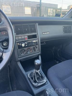 Green Audi 80 1994 in Riga, with an engine capacity of 1.80 L and mileage of 244 thousand km for 450 €, photo 8 on AUTOMOTO.COM.LV